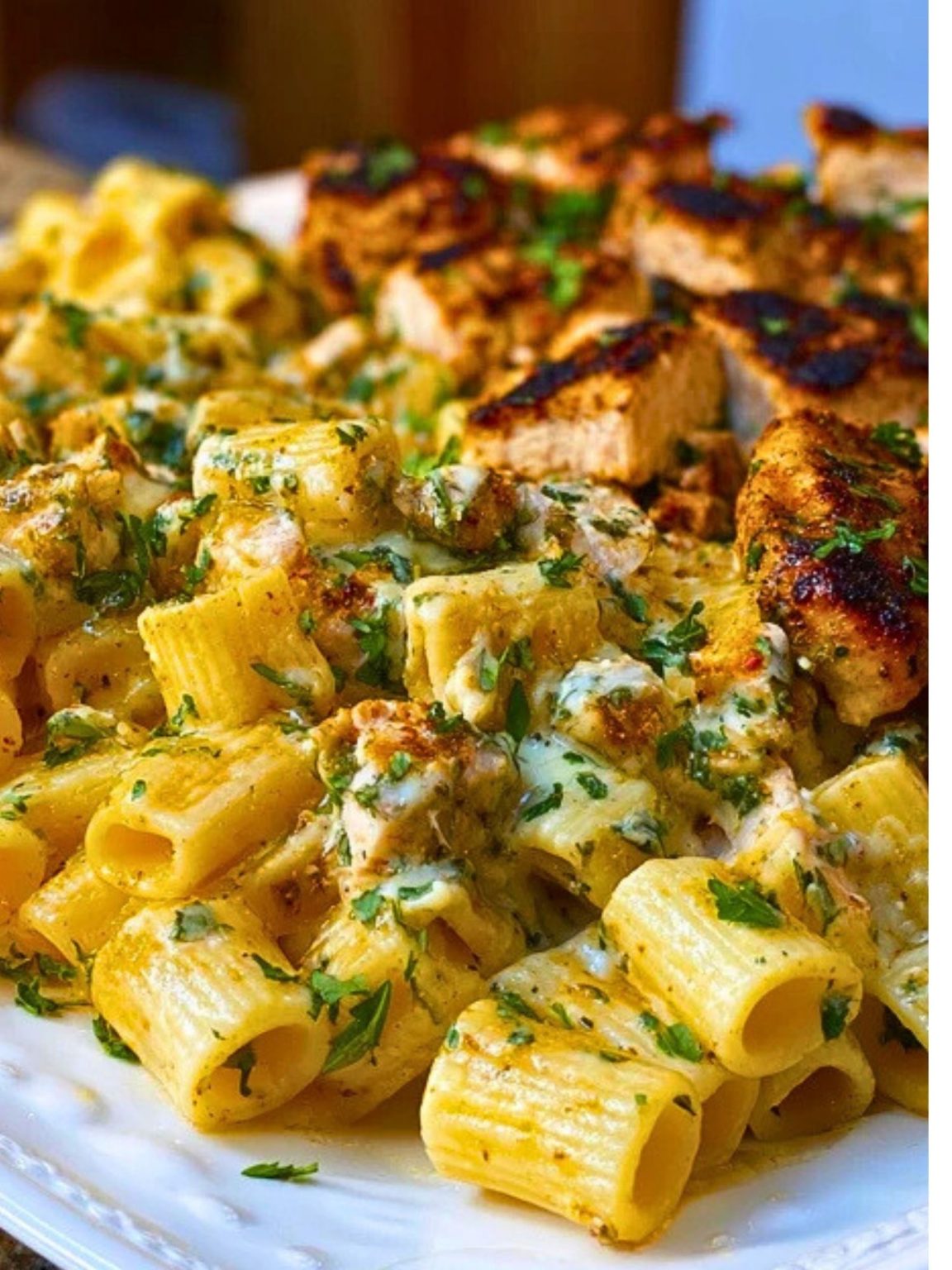 Cheesy Rigatoni with Garlic Parmesan Chicken