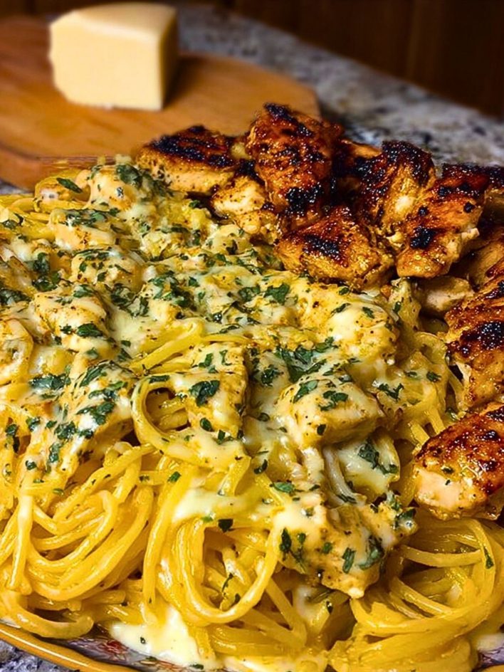 Creamy Velveeta Chicken Spaghetti with Mozzarella Garlic Cheese Sauce